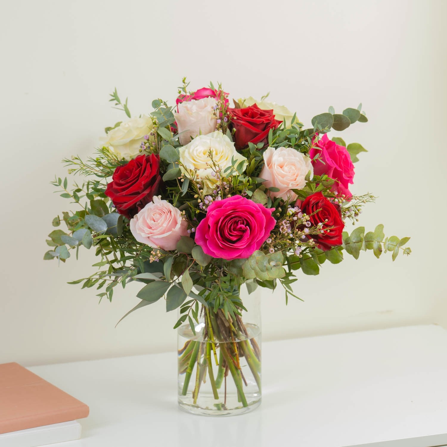 15 Short-stemmed Multicoloured Roses